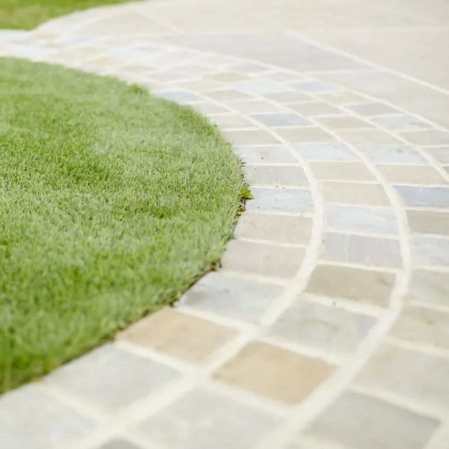 Raj Green Cobble Setts - 100x100x22mm