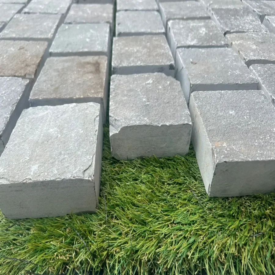 Grey Limestone Sawn Edge Setts 100mm x 100mm x 40mm: Sample | Natural ...