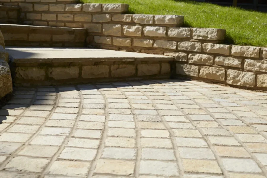 Yellow Limestone Cobble Setts - 100x100x40/60mm